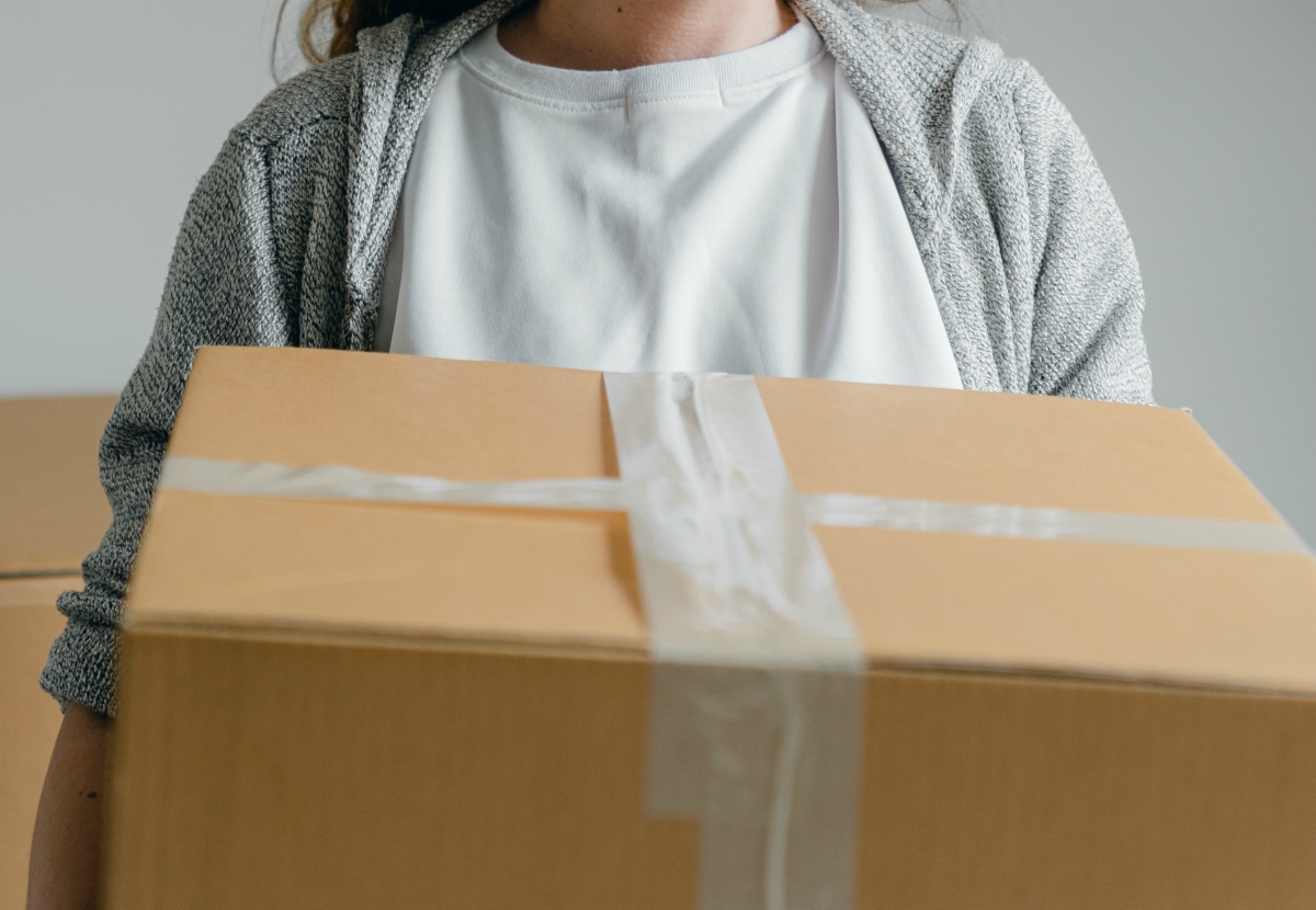 Trikovi pakovanja lomljivih predmeta za selidbe - Selidbe i Prevoz Kum